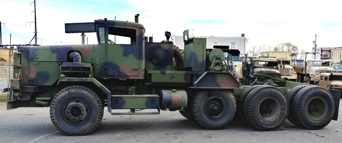Oshkosh M911 Heavy Equipment Transporter (HET)