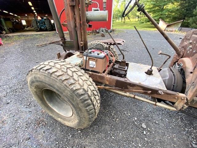 Doodlebug Tractor with Hydraulic Pump Driven Crane Farm Equipment