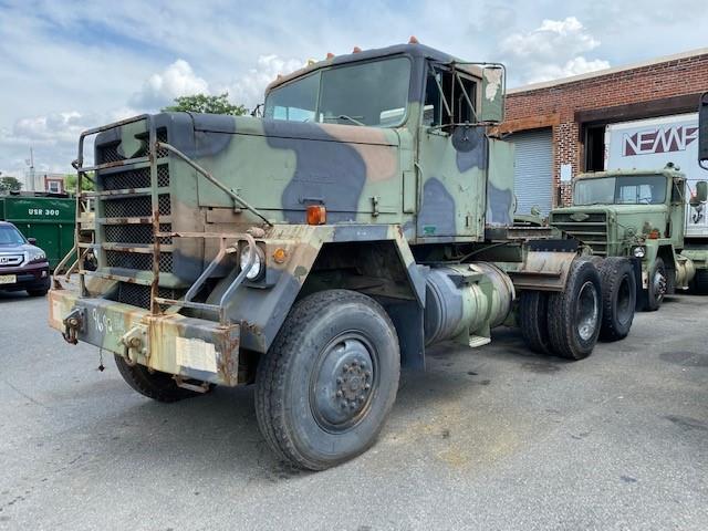 M916 Medium Equipment Transport (MET) 6 x 6 5th Wheel Tractor